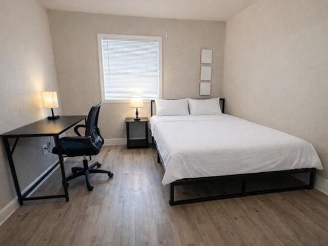 Modern & Comfortable Houston Home | Furnished | Secure | Free Wi Fi | Fan in Room | Monthly Cleanings | Bus Stop 2.4 Miles Away