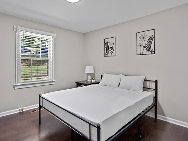 Modern & Comfortable Raleigh Home | Furnished | Secure | Free Wi Fi | Washer & Dryer | Full Kitchen | Quet neighborhood