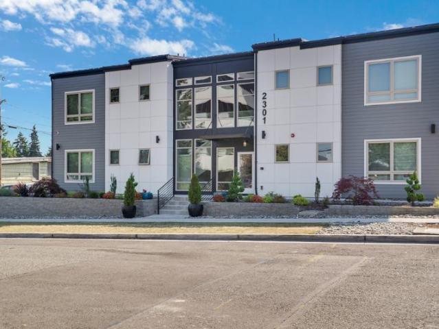 Modern Complex of 15 Suites $1500 moves you in!