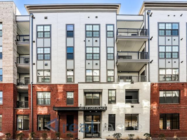 Modern Condo in Oxon Hill / National Harbor Area
