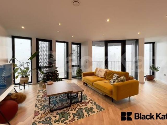 Modern & contemporary apartment with stunning views of teh cityscape