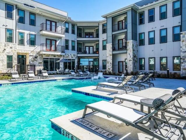 Modern Contemporary Apartments — Pool & Fitness Center — 2BR/1BA + Special Offer