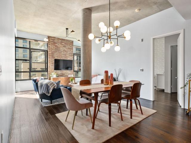 Modern Chic 2 bedroom at M2i