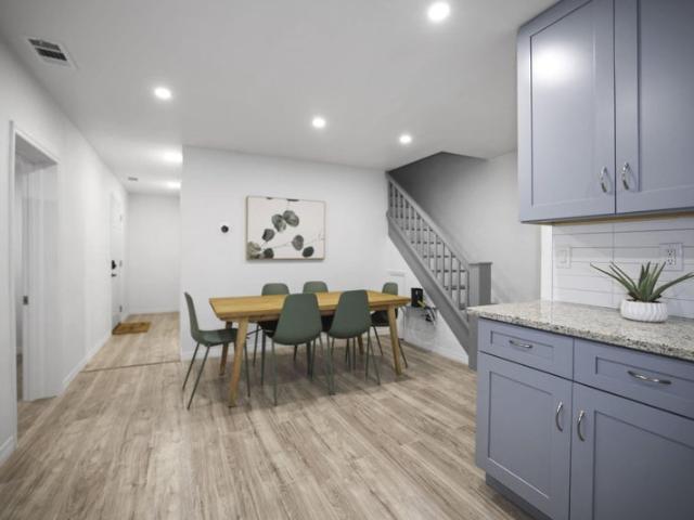 Modern, Chic & NewlyRenovated Home Very Close to