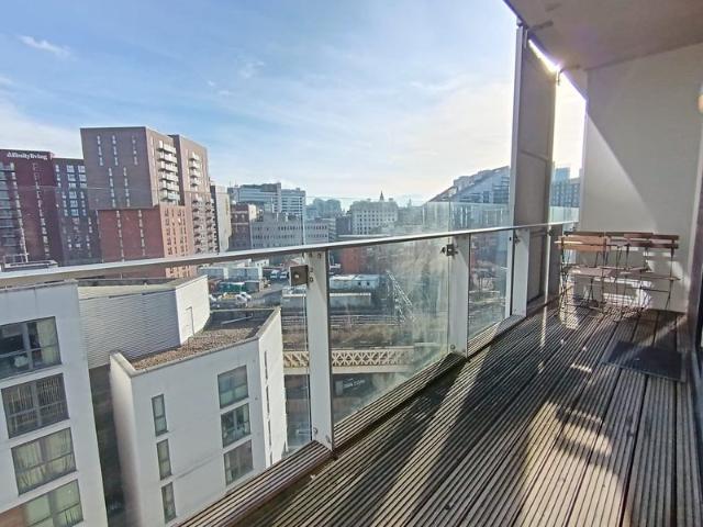 Modern City Centre Studio – Prime Location!