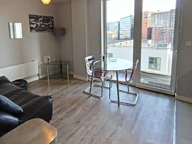 Modern City Centre Studio – Prime Location!