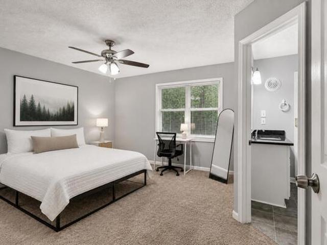 Modern, Clean & Newly Renovated Co Living in Lithonia!