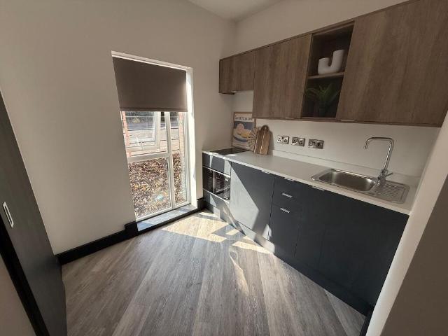 Modern and fully furnished studio apartment available to let at Etwall House