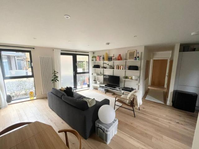 Modern apartment in heart of Peckham
