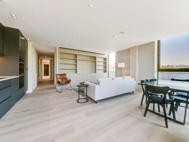 Modern apartment located moments from Little Venice