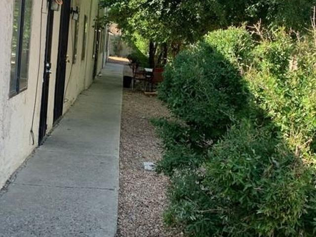 Modern Apartments with Outdoor Courtyard 2 Bedroom Apartment for Rent at 208 Mescalero Rd Nw, Albuquerque, NM 87107 Monkbridge Gardens