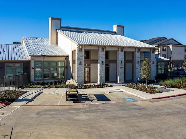 Modern Apartments in Bluff Springs — 1BR/1BA