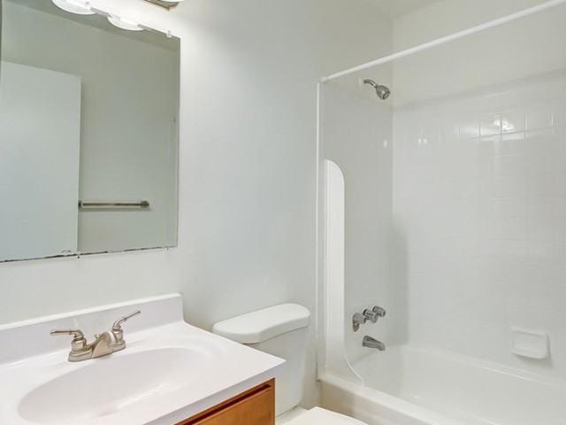 Modern Apartments Minutes from Plaza Midwood in Gated Community with Renovated Units Available 1 Bedroom Apartment for Rent at 7113 Village Green Dr, Charlotte, NC 28215 Oak Forest
