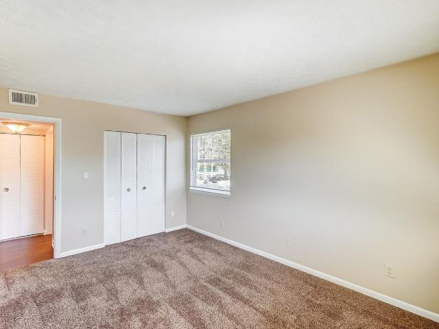Modern Apartments Minutes from Plaza Midwood in Gated Community with Renovated Units Available 2 Bedroom Apartment for Rent at 7113 Village Green Dr, Charlotte, NC 28215 Oak Forest