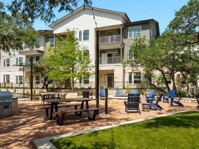 Modern Apartments — Pool Access — 2BR/2BA