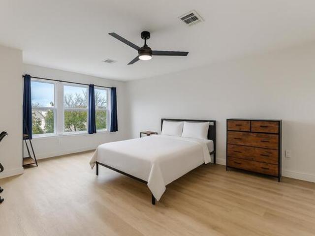 Modern Austin Living: Fully Furnished Smart Rooms | All Utilities Included | Near Tesla Giga & ABIA Airport