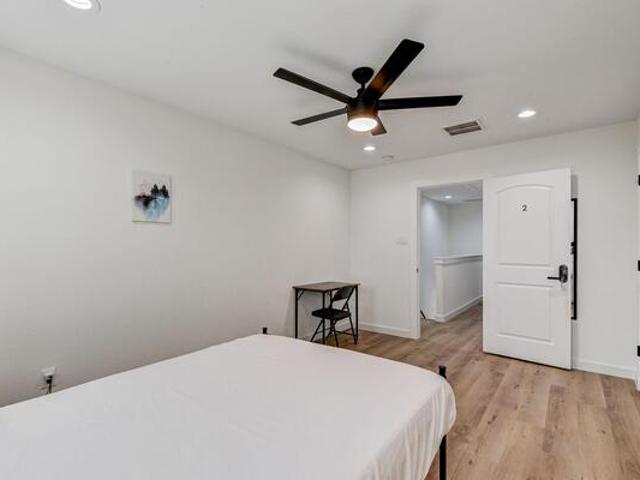 Modern & Beautiful New Construction Duplex with Backyard