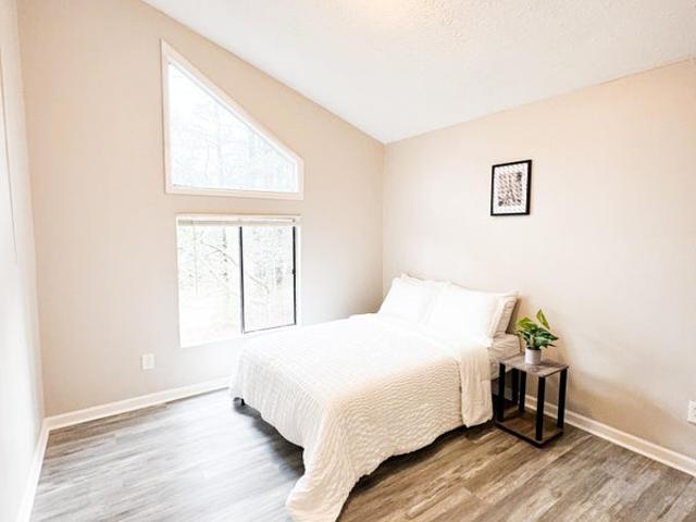 Modern & Beautiful⏐Brand New ⏐ Large Bedrooms ⏐ Ou
