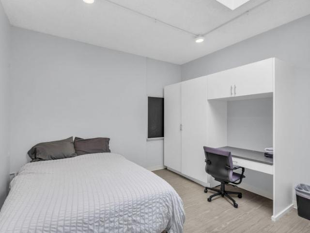 Modern Bedroom Shared Pod Near Rockhurst & UMKC –