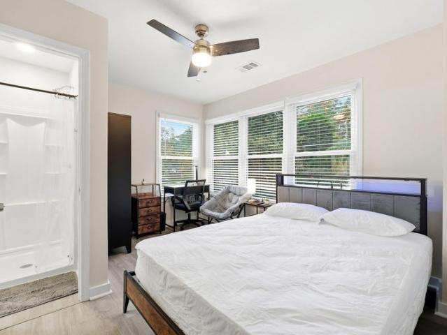 ⭐Modern, Bright & Spacious Home in the heart of At