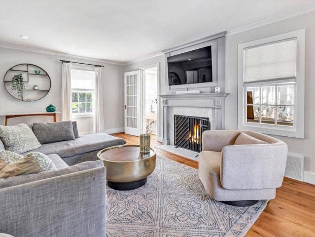 Modern & Bright 3bd Stay