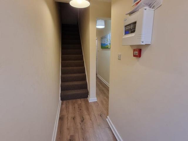 Double Bedroom with semi en suite, nr Brackmills