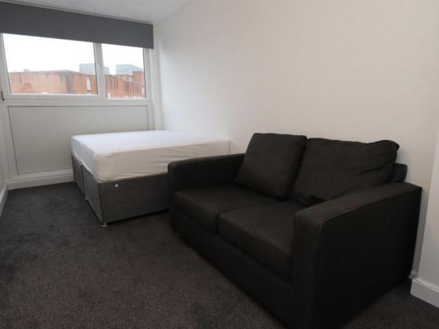 Modern double bedroom in Islington Has a Room