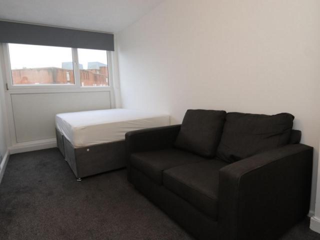 Modern double bedroom in Islington Has a Room