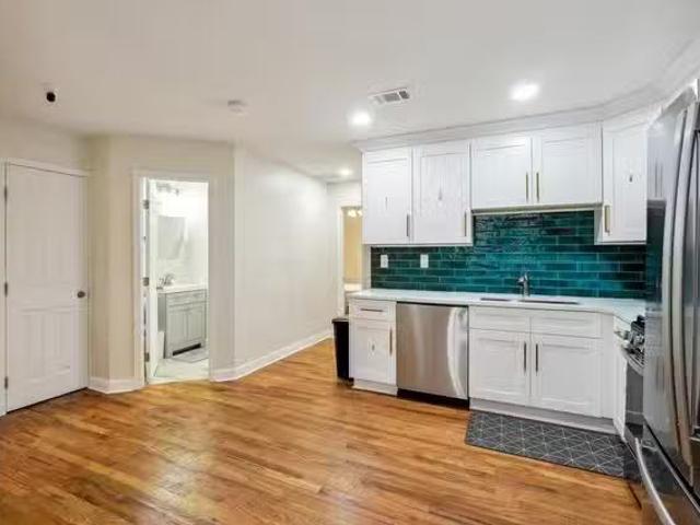 Modern Duplex in Atlanta: Fully Furnished, Secure, and Spaciou.