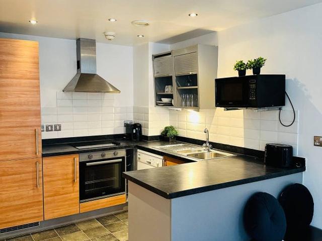 Modern Duplex 2 Bedroom Apartment in Liverpool