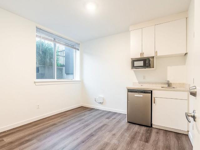 Modern Efficient Apartments in Prime Capitol Hill Location Studio Apartment for Rent at 200 10th Ave E, Seattle, WA 98102 Broadway