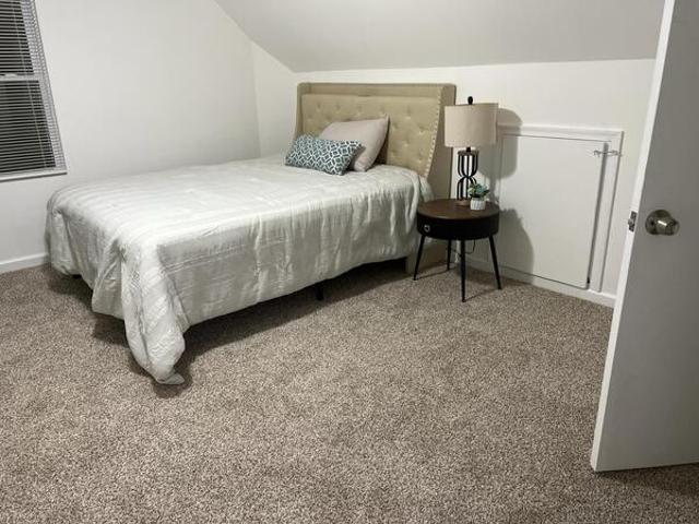 Modern Elegance Residential Calm Stunning Kitchen Transit Nearby Utilities Included Fast WiFi Feel At Home