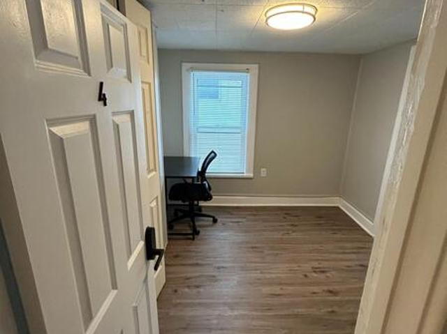Modern Euclid Home 3 Min to Hospital & Transit | XL Rooms