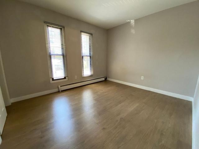 Modern Farwell Ave Apartments 1 Bedroom Apartment for Rent at 2019 N Farwell Ave, Milwaukee, WI 53202 Lower East Side