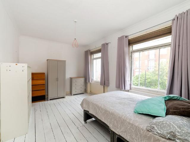Modern Flat with Balcony in London Fields  Room 4