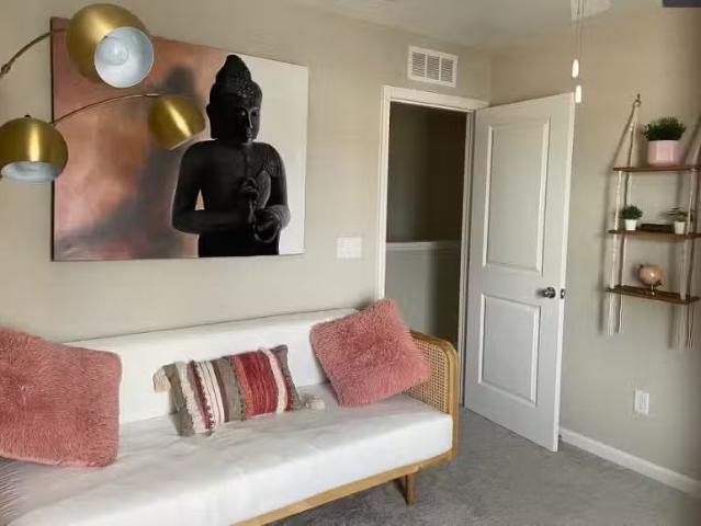 Modern Fully Furnished Utilities Included 2 Bed 2.5 Bath Condo.