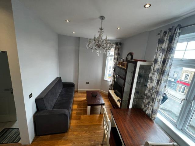 Modern Fully Refurbished Flat, All Bills Including