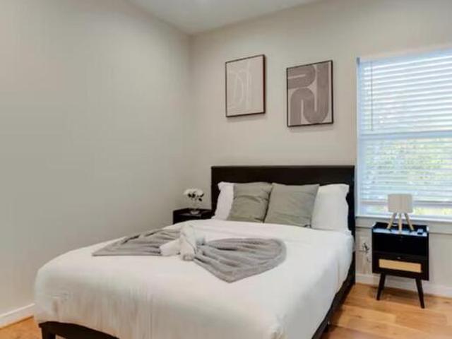 Modern Furnished Home Near Downtown Houston, EaDo, East River and Major Employment & Medical Centers