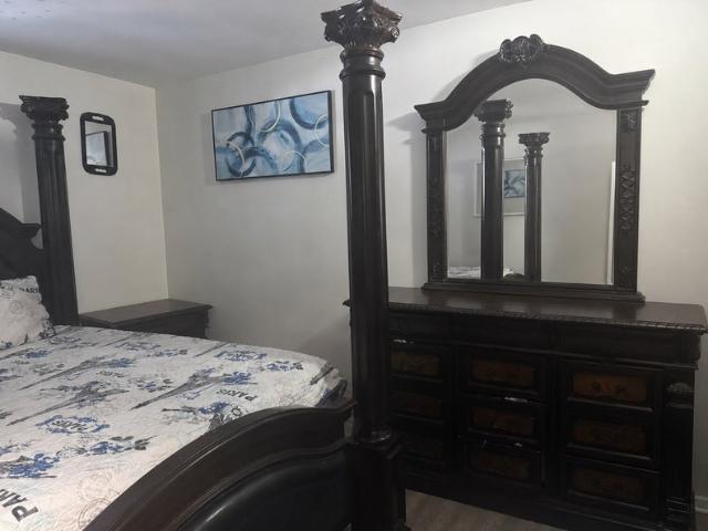Modern Furnished Private Room 33312