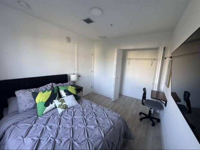 Modern Furnished Room/ Central Miam
