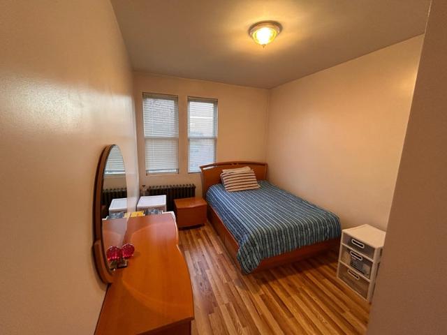 Modern Furnished Room in Safe, Peaceful Home