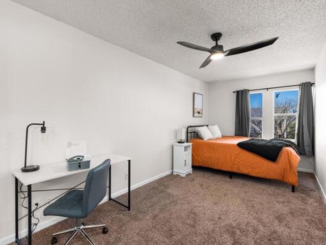 Modern Furnished Room Woodcrest Park in Your Backyard Stroll & Unwind #ChillLiving