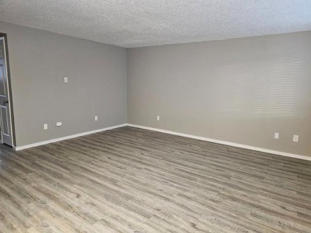Modern Furnished Room with Private Bath – Move In