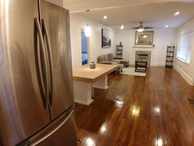 Modern Furnished Rooms w Parking, Laundry & Transi