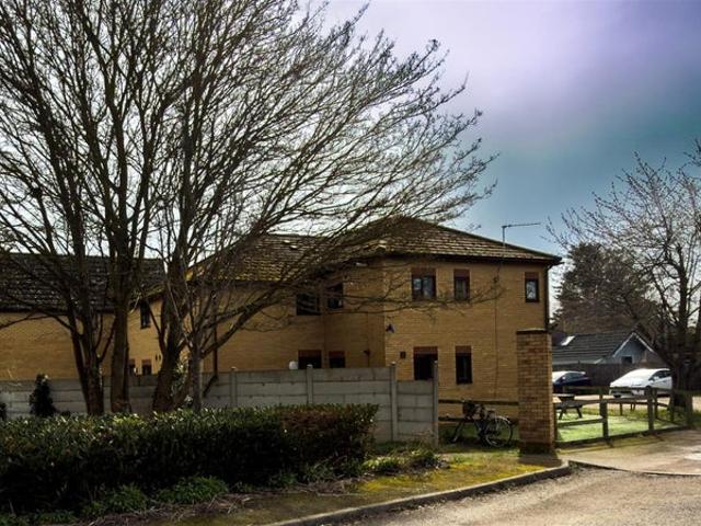Modern Furnished 2 Bedroom Flat