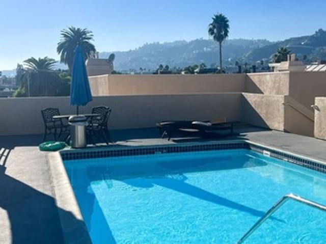 Modern Hollywood Hills Room w/ Private Bath, Parking & Rooftop Pool