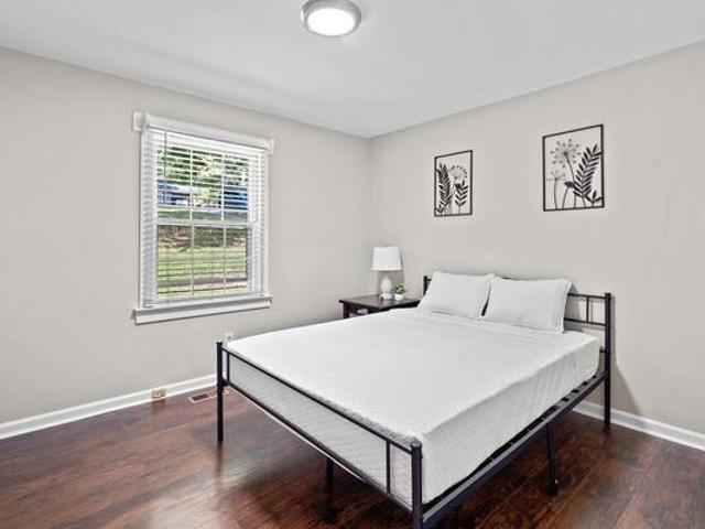 Modern Home Backyard Oasis 15 min DT