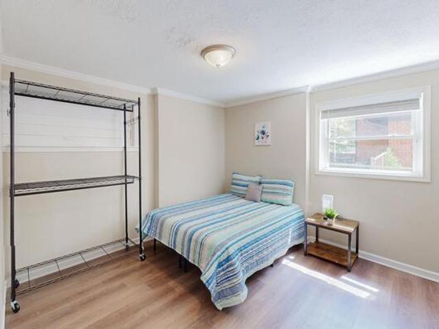 Modern home in Atlanta: Fully Furnished, Secure, and Spacious | No Move In Fee, Free Wi Fi, Monthly Cleanings, Bus Stop 0.1 Miles Away, and Grocery Store 1 Miles Away