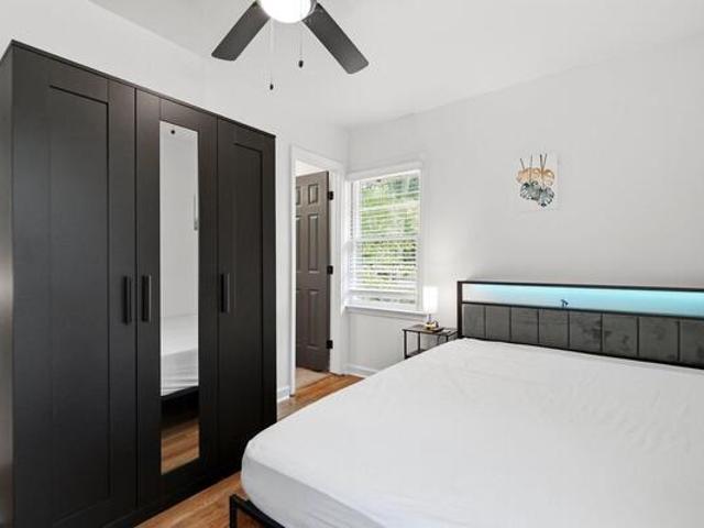 Modern Home in East Atlanta: Fully Furnished, Comfortable Shared Living with Private Bathrooms | No Move In Fee, Free Wi Fi, Monthly Cleanings, Bright Open Areas, Fenced Backyard, Near Highways & Transit