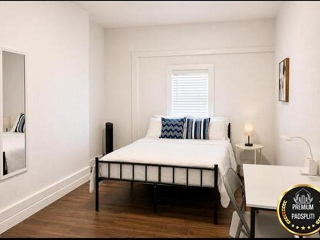Modern Home Lovely Area Fast WiFi Comfy beds Workspaces ‍